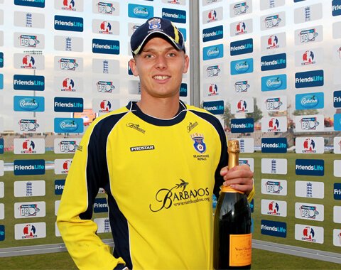 20 Years Of T20: Briggs' Quarter-Final Haul | Utilita Bowl