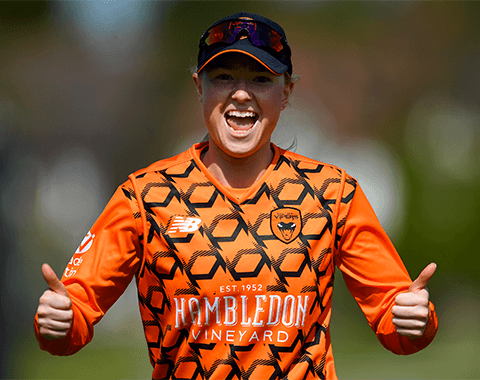 Alice Monaghan Extends Stay With Southern Vipers | Utilita Bowl