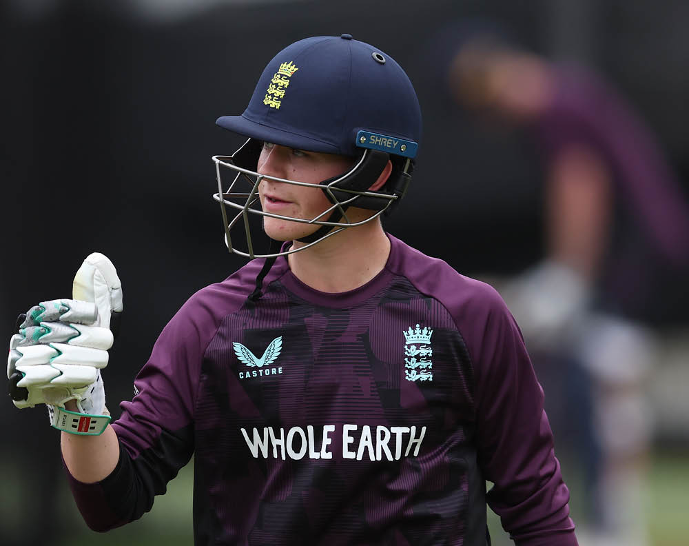 Lumsden and Mayes Earn England U19 Call-Ups | Utilita Bowl